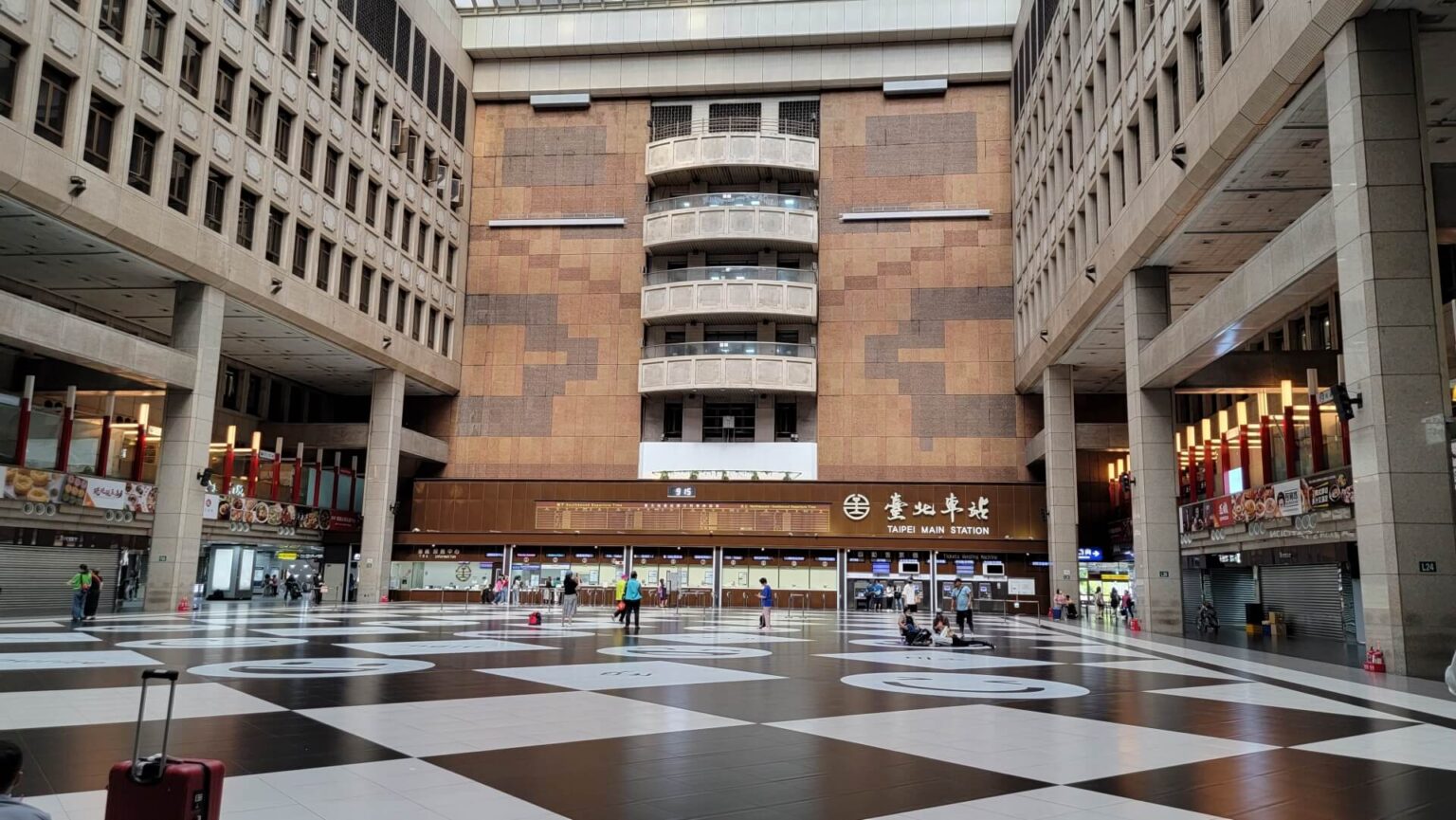 台北駅のおすすめフードコート！広くて穴場な『Q Square』で台湾グルメを満喫！ | 来来台湾